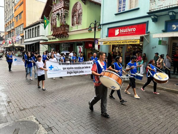 Cruz Azul no Brasil presente no Grande Desfile Comemorativo aos 172 ...